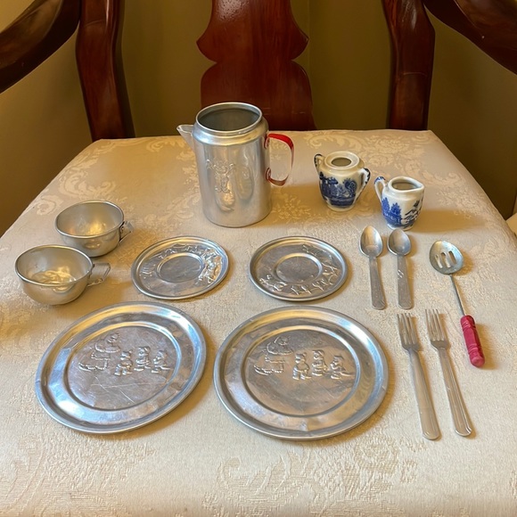 Vintage | Toys | Vintage 94s Toy Tin Dish Set Three Little Kittens Rare ...